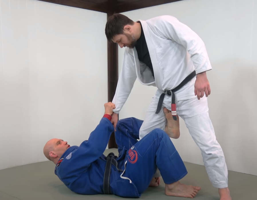 The De La Riva Guard Basics to Know - BJJaccessories